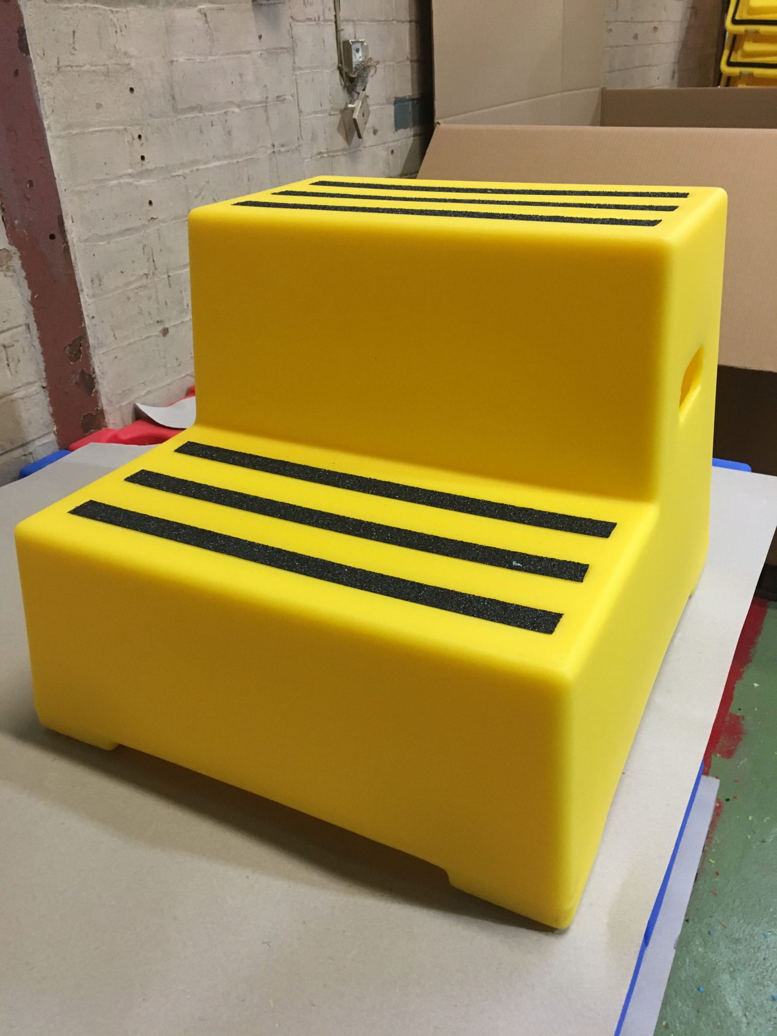 Heavy Duty Plastic Steps 2 Tread Load Bearing 260kg Food Approved ...